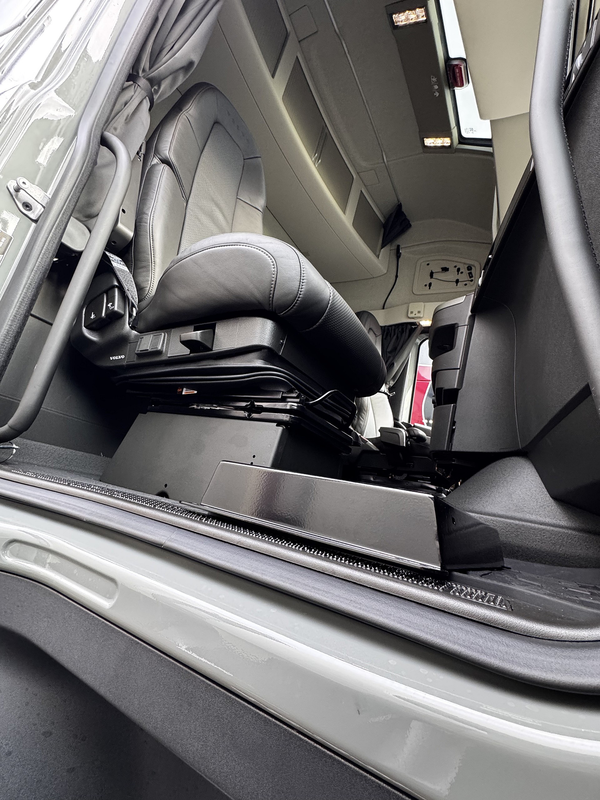 tiefe Sitzkonsole Volvo mit TÜV – Team Heinrichs