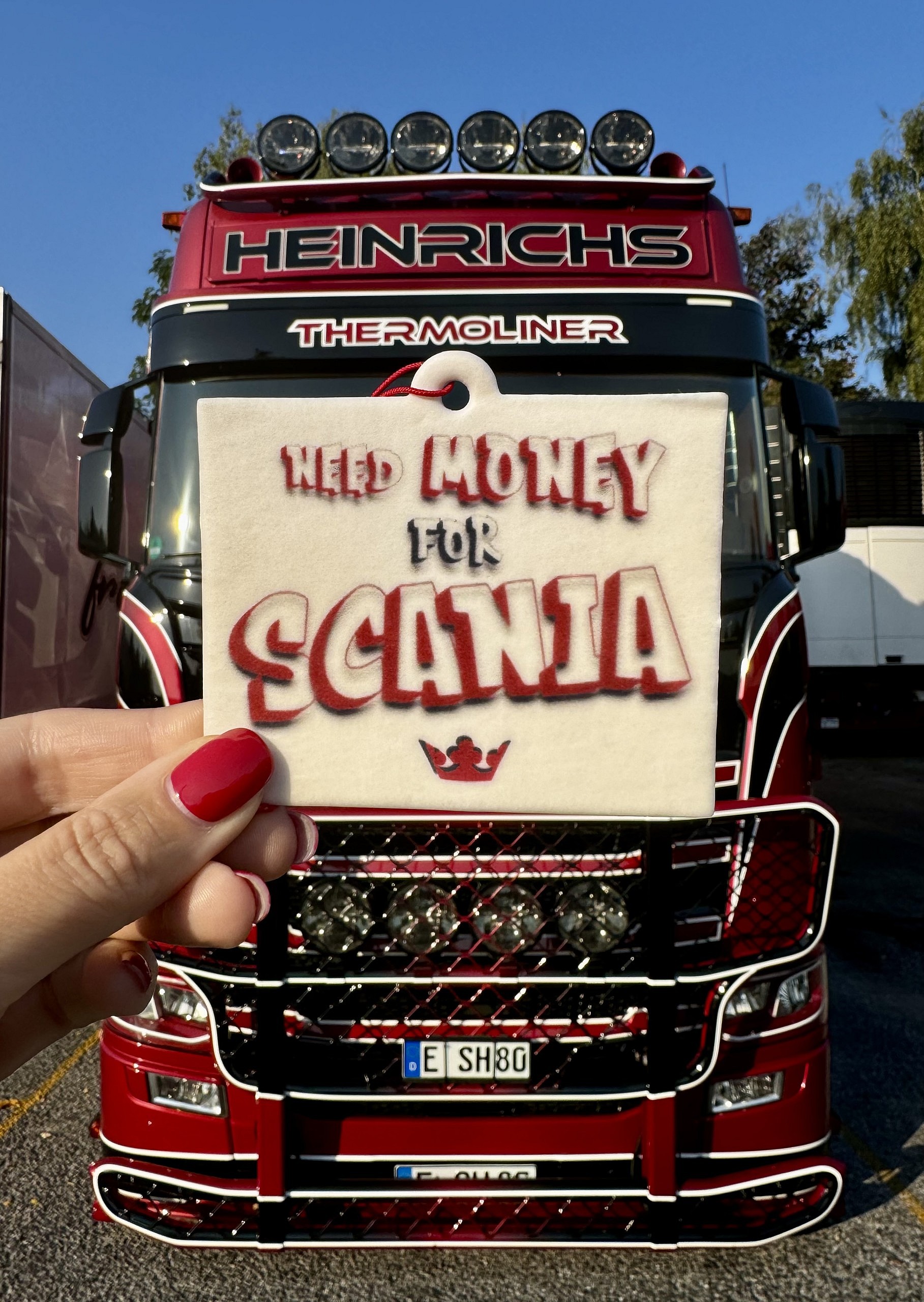 Duftbaum “need money” – Team Heinrichs